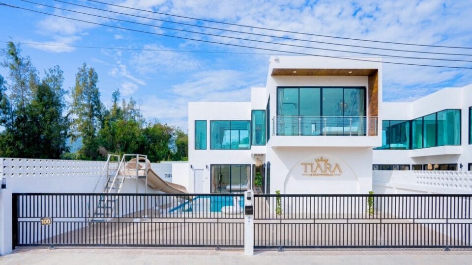 พูลวิลล่าบางเสร่ TIARA พูลวิลล่าพัทยา 20 คน พร้อมสระส่วนตัว