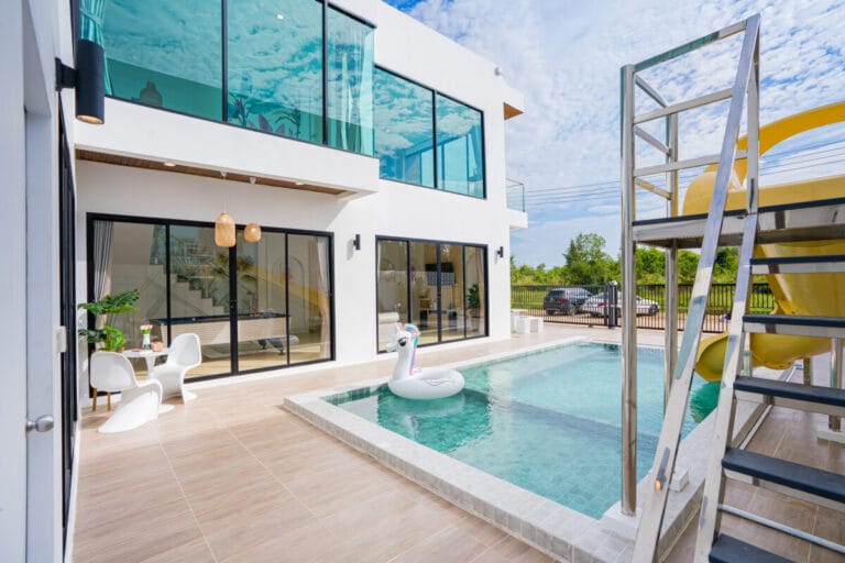 พูลวิลล่า EVA พูลวิลล่าบางเสร่ สุดหรู ใกล้หาด มีสระส่วนตัว