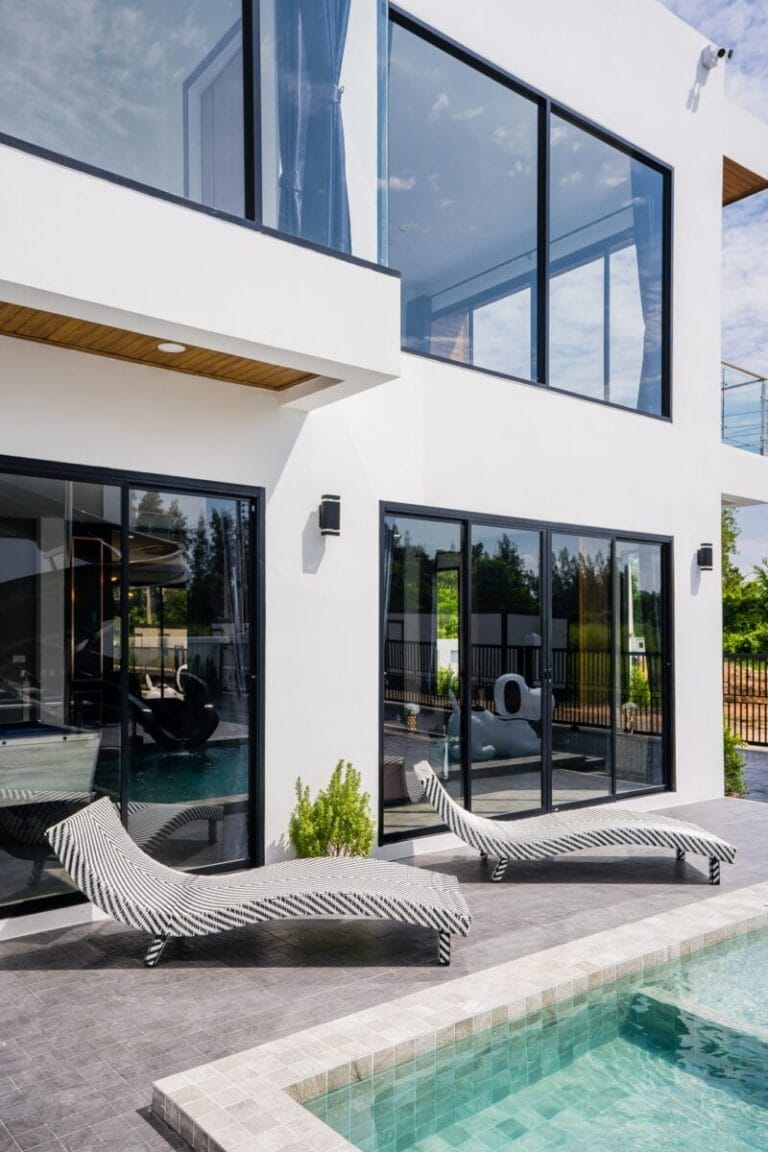 พูลวิลล่าบางเสร่ สุดหรู Boss Pool Villa รองรับได้ 20-40 คน